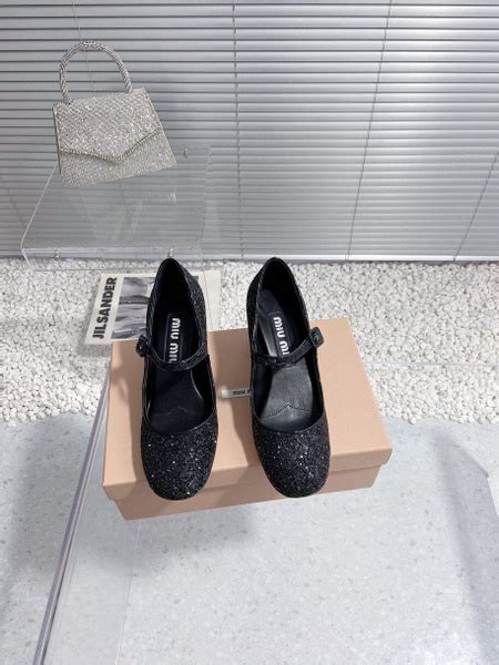 Туфли Miu Miu купить с доставкой по выгодным ценам в интернет магазине Ozon 1356669215