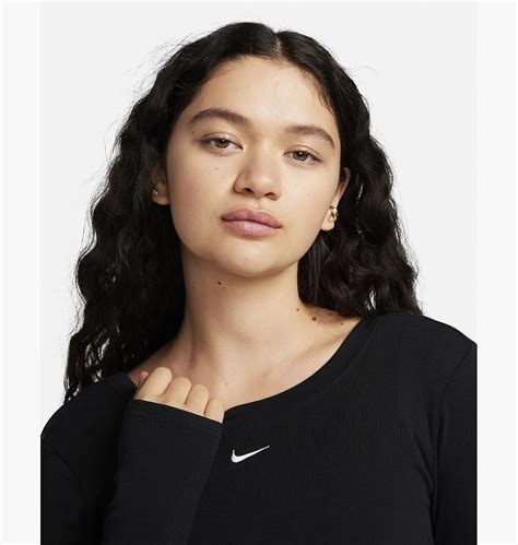 ЖЕНСКИЙ ЛОНГСЛИВ NIKE NSW CHLLKNT MRIB LS TOP (FN3661-010) | BIG KROSS