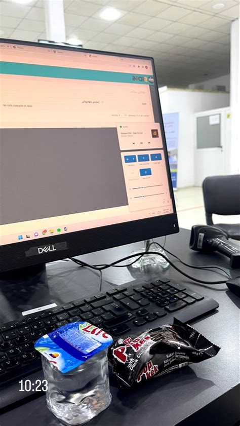 Creative Work Desk Setup