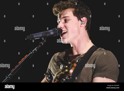 London Uk 6th May 2016 Canadian Singersongwriter And Model Shawn