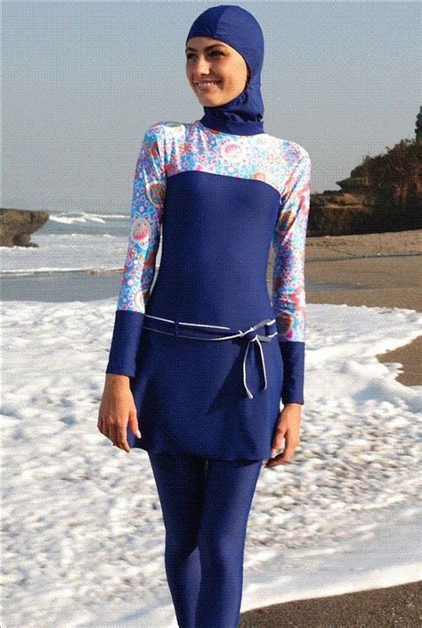 بنات بالبوركيني على الشاطئ ساخنة 10 صور الفن والجمال