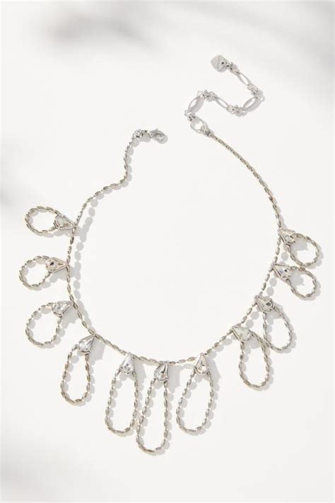 크리스탈 가리비 목걸이 앤트로폴로지 한국 공식 스토어 유니크한 여성 패션 및 라이프스타일 편집샵 200개이상의 프리미엄 브랜드 여성 의류 액세서리 홈 인테리어