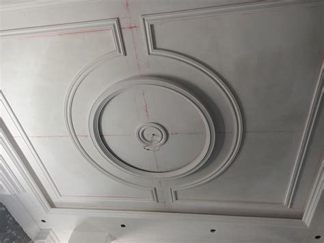 Elegant Circular Ceiling Design