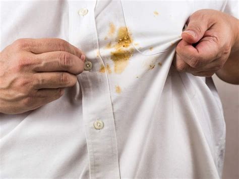 «Домашній засіб для виведення плям всього з двох інгредієнтів видаляє за 10 хвилин навіть