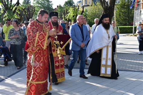 Вършец посрещна част от мощите на св Георги