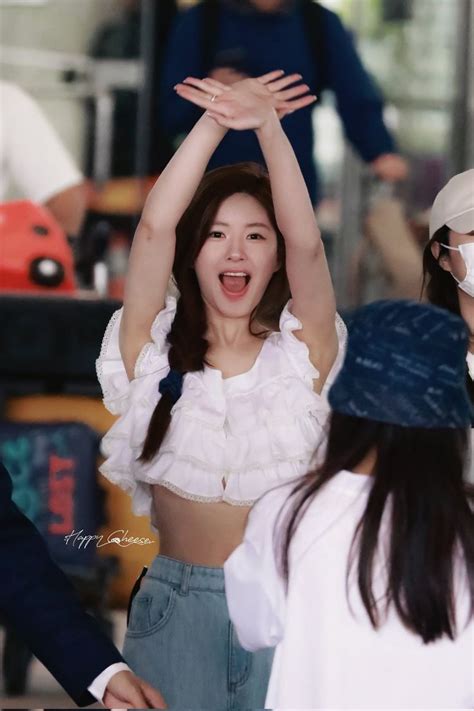 Pin On Zhao Lusi Rosy