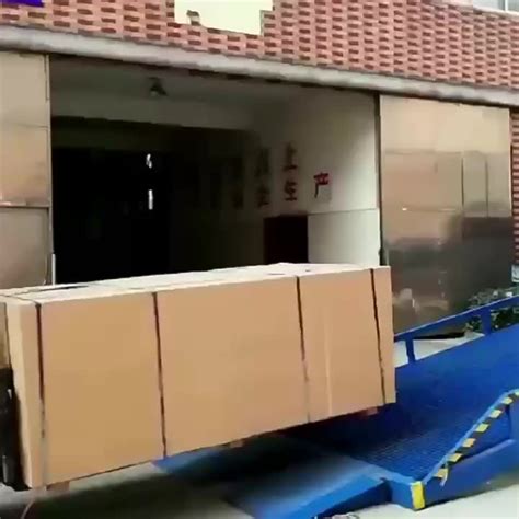 Mobile Hydraulic Loading And Unloading Platform For Trailer Ramp Lifting Work Platform Warehouse