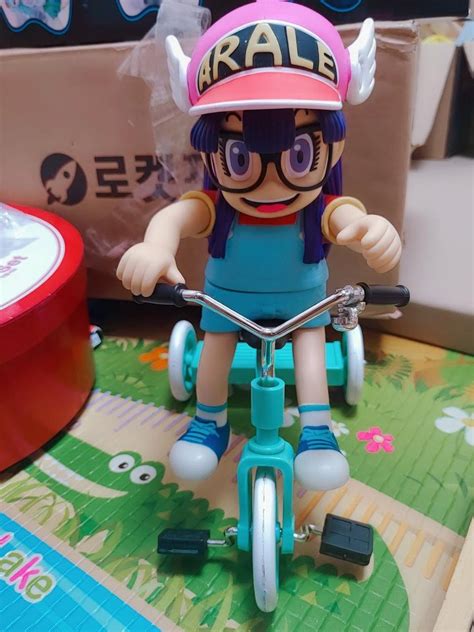 닥터 슬럼프 아리 헬로마켓