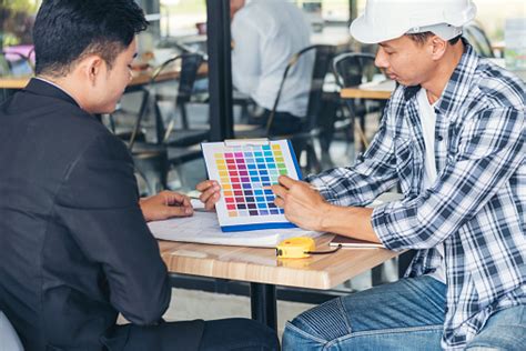 비즈니스 전략 팀 보고서 차트 그래프 인포그래픽 데이터는 재무 보고서 계획을 분석합니다 핸즈 팀 파트너 기획 마케팅 금융 통계 판매 보고서 와 엑셀 스프레드 시트 계정 2