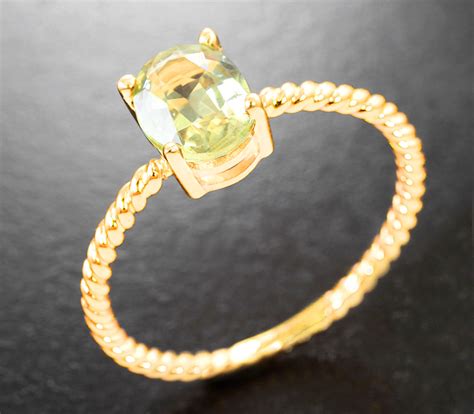 Золотое кольцо с фисташково зеленым диаспором со сменой цвета 1 03 карата купить в интернет