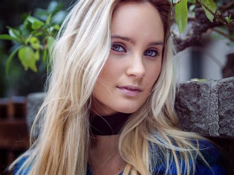 배경 화면 얼굴 여자들 초상화 금발의 긴 머리 높은 칼라 사진술 드레스 푸른 흑발 유행 아드리아누 페르시 콘 사람 피부 수퍼 모델 소녀