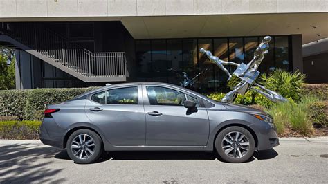 Gallery 2025 Nissan Versa