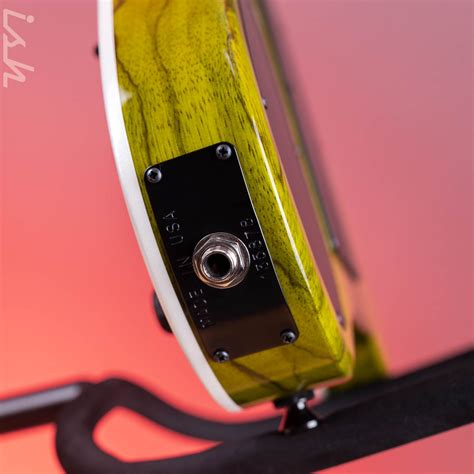 Kiesel Vader 6 Pearl White Ish Guitars