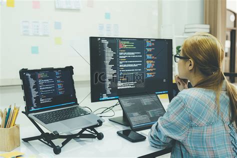程序员是编码和编程软件。高清摄影大图 千库网