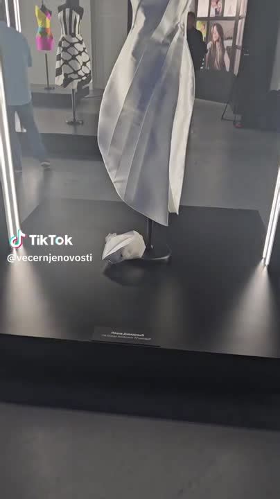 Jasmina Ledjenovic On Linkedin U Centru Sava U Beogradu Priređena Izložba Haljina Koje Je Po