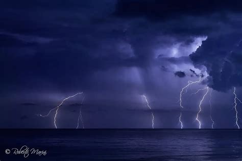Tuoni E Fulmini Cosa Fare Se Si è In Mare • Saidisale