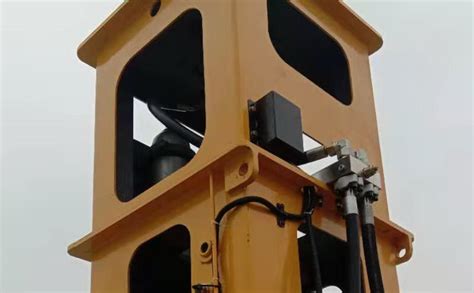 液压夯实机防砸空锤线路箱 液压夯实机 晟路品牌 梅花冲击碾压路机 高速液压冲击夯实机 2~36吨振动压路机 洛阳晟路机械制造有限公司