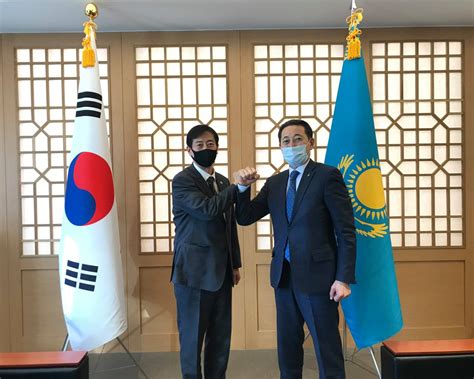 주카자흐스탄대한민국대사관 구홍석 대사는 11 18 수 카이랏 사르바이 Cica 사무국장을 면담하고