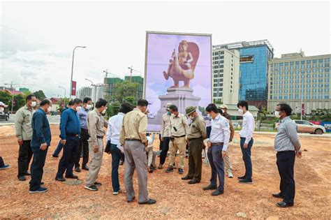 រូបចម្លាក់ ព្រះស្កន្ទគង់លើក្ងោក ដ៏ធំមហិមា នឹងលេចវត្តមាន លើវិថីតេជោ ខេត្តព្រះសីហនុក្នុងពេលឆាប់ៗ