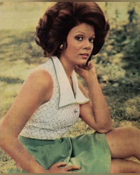 اول فنانه تمتلك طيارة خاصه ومجوهرات ب ٢٥ مليون جنيه صفاء ابو السعود