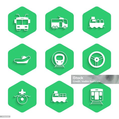 기차와 철도 상자 배달 스티어링 휠 잠수함 래프팅 보트 유조선 및 트롤리 버스 아이콘이있는 화물선을 설정하십시오 벡터 강에 대한