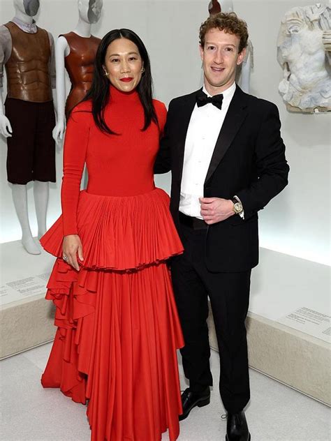 Mark Zuckerberg Dan Istri Debut Di Met Gala 2026 Gaya Minimalis Dan Elegan