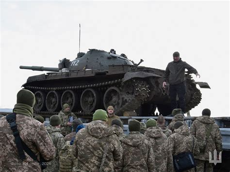 На трофейні Т-62 поставили "Контакт-1" та "мангали", і це вийшло гарне ...