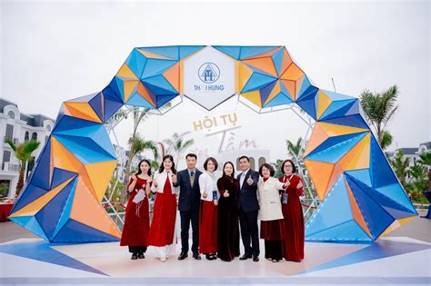 THÁI HƯNG TRI ÂN NGƯỜI ĐỒNG HÀNH TIẾP BƯỚC TINH HOA VƯƠN TẦM GIÁ TRỊ