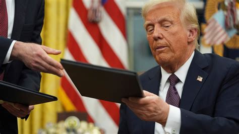 特朗普终止美联邦政府内所有平权政策，恢复死刑 凤凰网视频 凤凰网