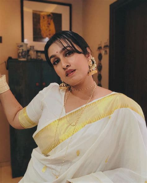 Kavitha Nair R Malluhorny