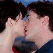 Movie Kiss GIFs Tenor