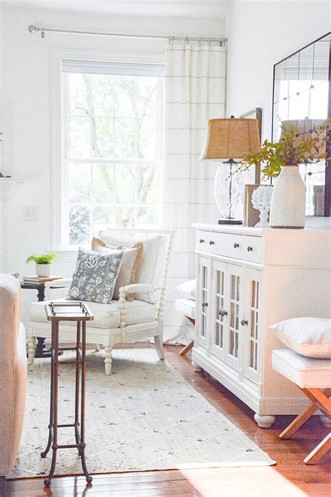 Classic Decorating Ideas For Contemporary Living Rooms