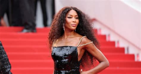 Наоми Кембел во Кан блесна во фустан што првпат го носеше во 1996 година Кајгана