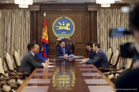 Г Занданшатар Ард түмний баялгаас хулгай хийсэн хэнбугай ч болов хуулийн хатуу цээрлэл хүлээх ёстой