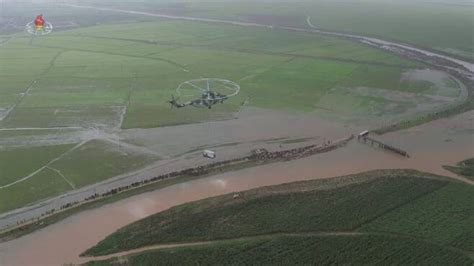 김정은 태풍 카눈 피해 지역 복구 현지 지도