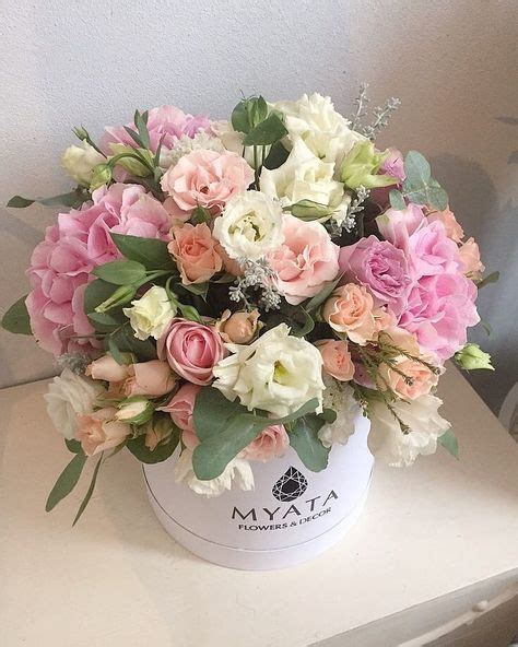 Нежный букет в шляпной коробке цветочная композиция в коробке доставка цветов Arranjos De