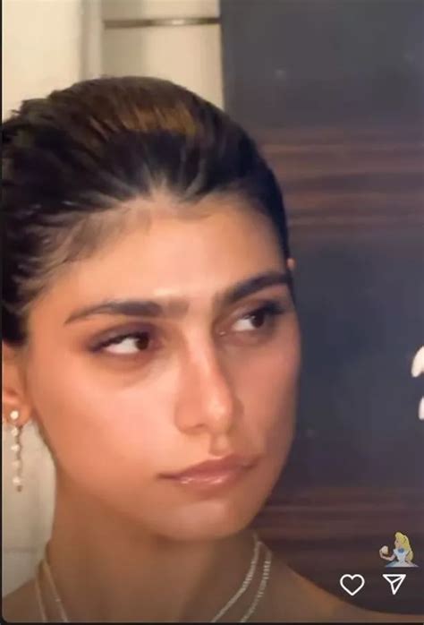 Mia Khalifa Won T Lie To Fan In Brutal Response To Portrait Of Her As It Could Be Better