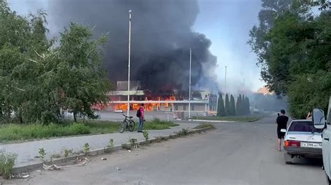 Марина Ахмедова ВСУ ударили по ТЦ Галактика в Донецке Лента новостей Киева