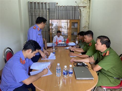 Viện kiểm sát nhân dân huyện Phú Riềng phối hợp với Cơ quan Cảnh sát