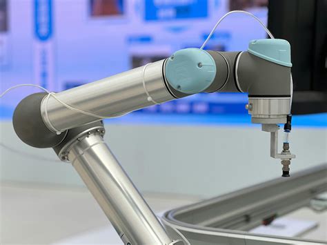 Using Cobots To Improve Quality Control In Aerosol Filling Processes