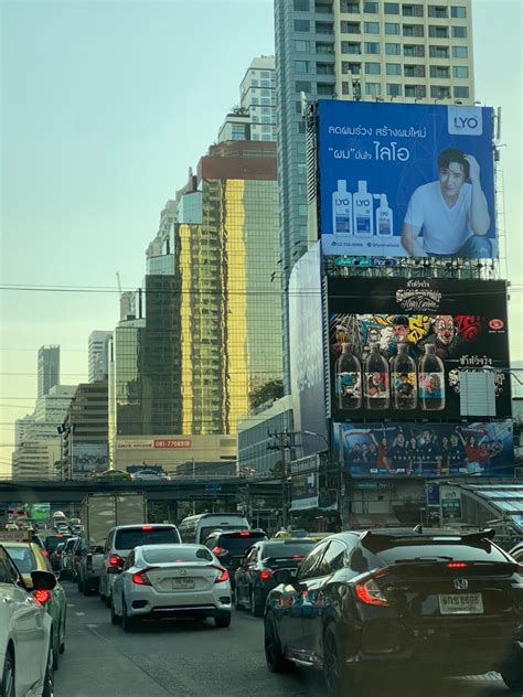 หนุ่ม กรรชัย ขึ้นแท่นพรีเซ็นเตอร์สุดฮอต โผล่ทั่วกรุง จนกลายเป็นทอล์คออฟเดอะทาวน์เพียงชั่วข้ามคืน