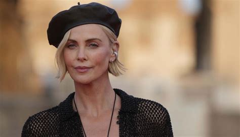 Charlize Theron Breaks Down Hollywoods Aversion To Female Led Movies