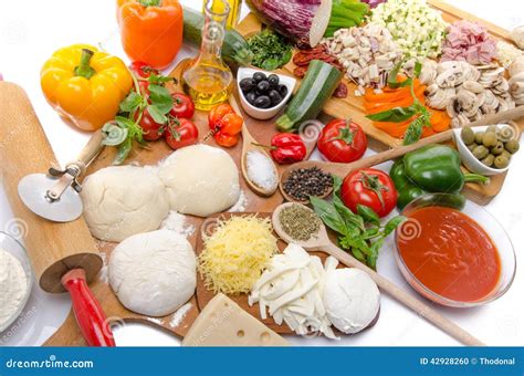 Ingrédients Pour Faire Une Pizza Photo Stock Image Du Nourriture