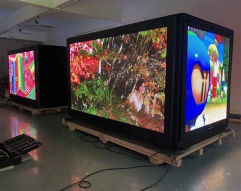 Outdoor Media Led Display Screen On Wheel Led Screen Truck And Led