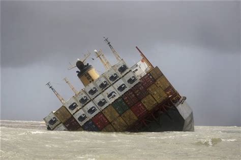 Windtraveler Container Ship Crashes