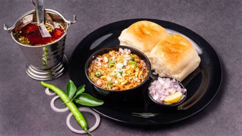 All About Authentic Misal Pav History 6 Types Bakaasur The Food Blog