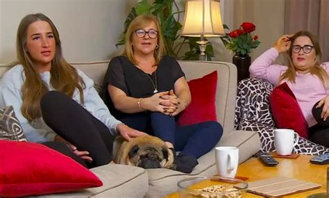 Gogglebox Sisters Who Are Ellie And Izzi Warner