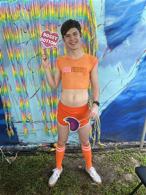 TW Pornstars Dakota Lovell 49k Twitter Hey Im At The RC Cola