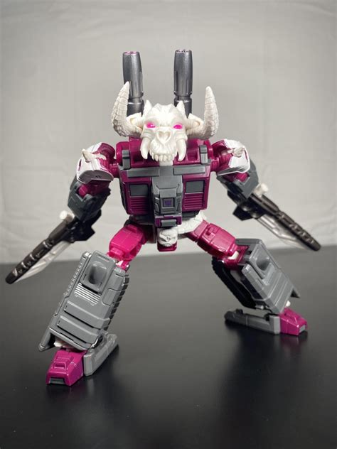 Skullgrin Is Menacing R Transformers