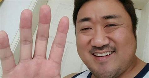 좀비 때려잡는 마요미 마동석 부산행 500만 인증샷